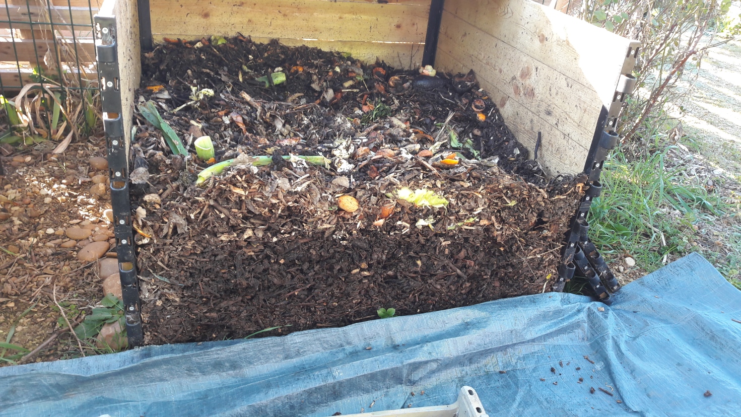 Du bon compost prêt à être consommé - Les Jardins familiaux de Rodilhan
